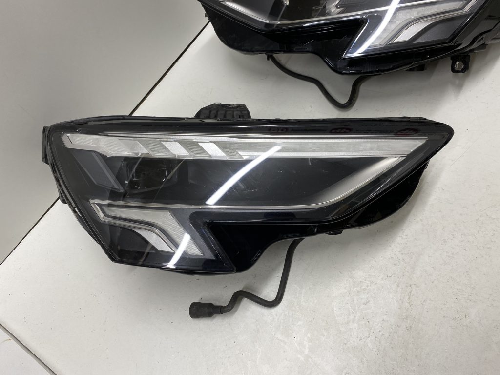 Audi A3 8Y VOLL LED Headlights Set L + R 8Y0941033