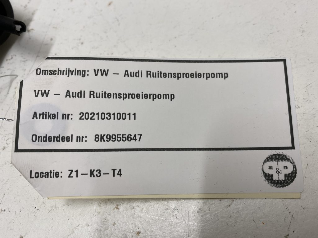 VW - Audi windscreen washer pump 8K9955647