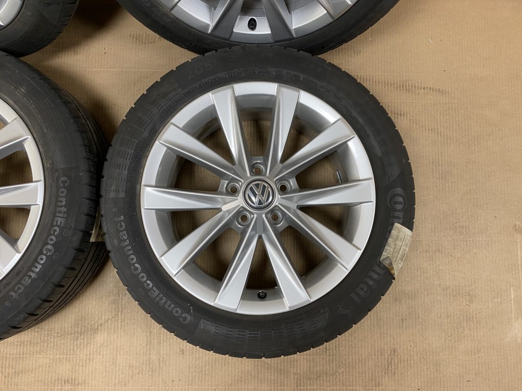17 inch VW Golf 7 Alltrack rims with tires 5G0601025BL