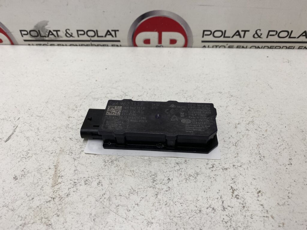 VW Golf 8 5H Keyless Entry Antenna 5WA962133B