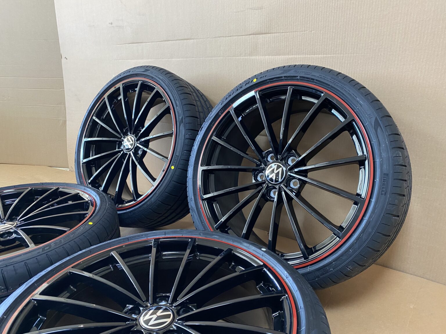 19 Inch VW Golf 8 GTI Clubsport Set Rims With New Tires