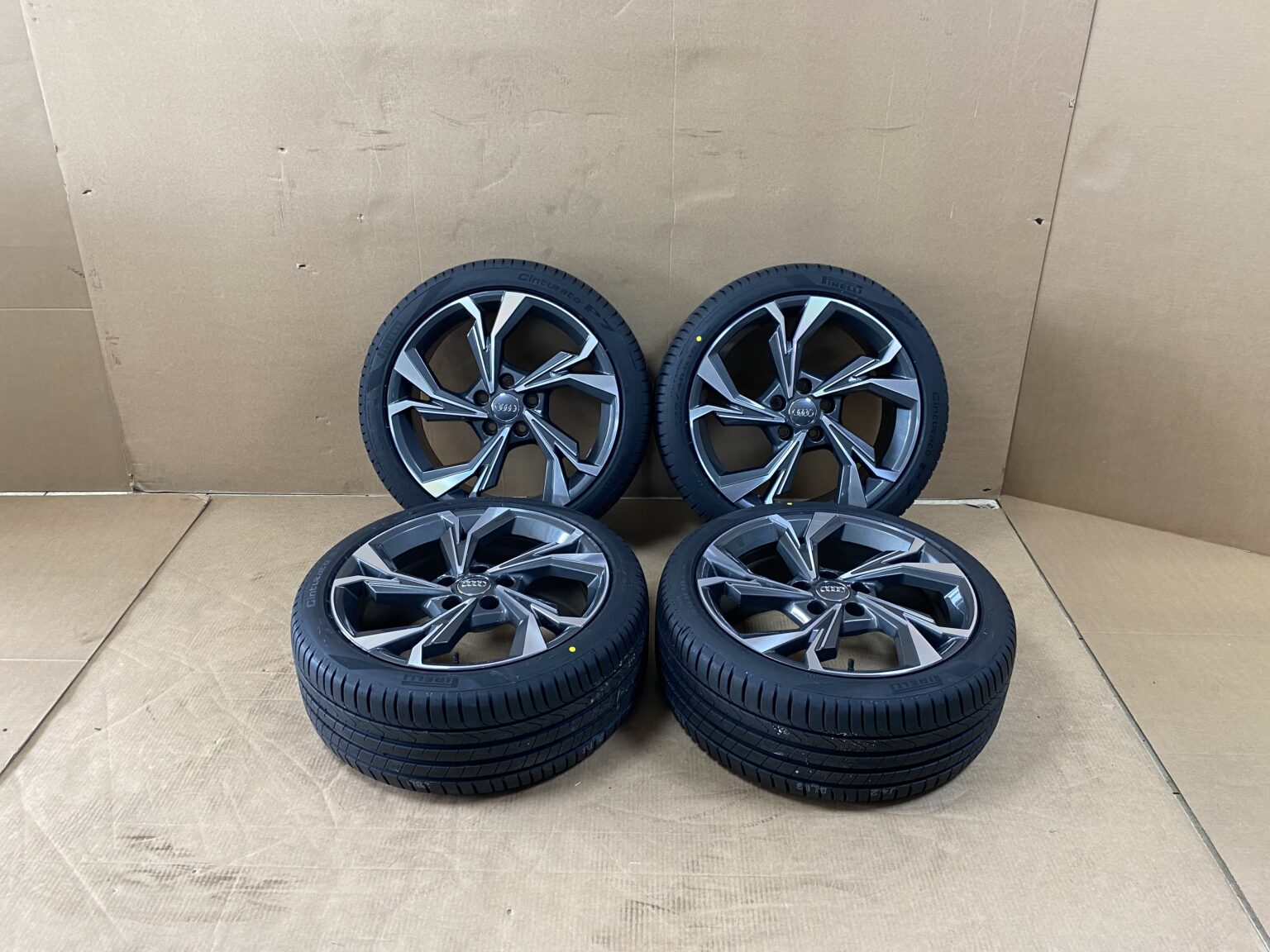 18 Inch Audi A3 S3 8Y Wheels With New Tires 8Y0601025H