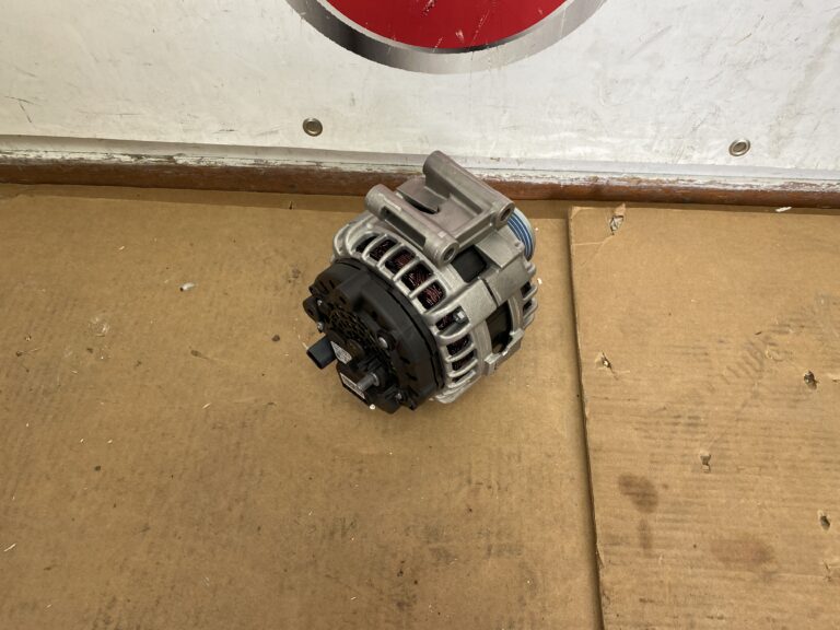 VW - Audi Alternator New 06K903026L