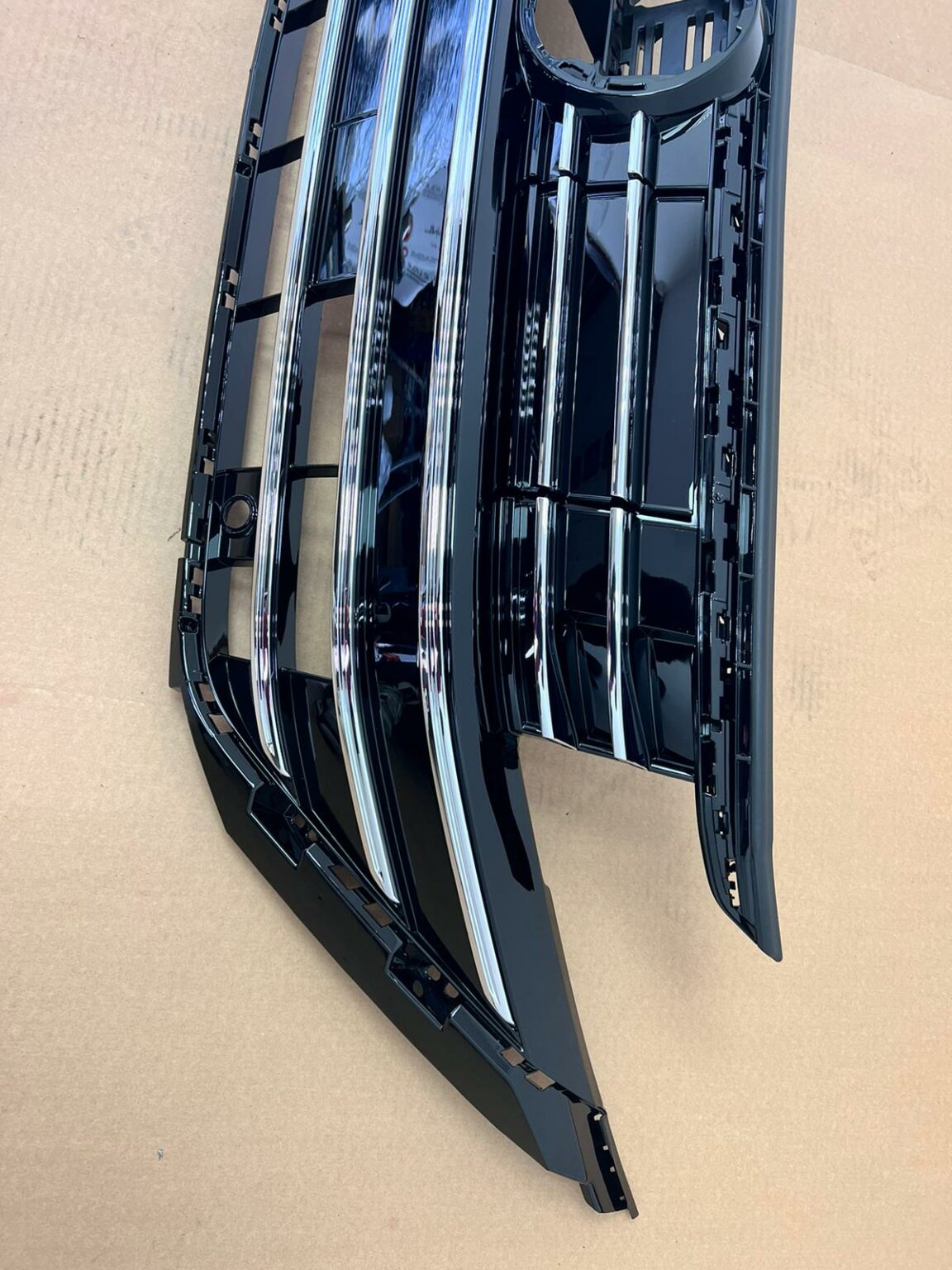 VW Arteon Facelift Ehybrid R-line Grill