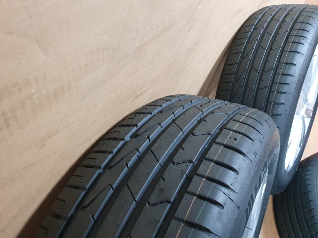 15 Inch VW POLO 2G Rims + Tire Set 2G0601025S