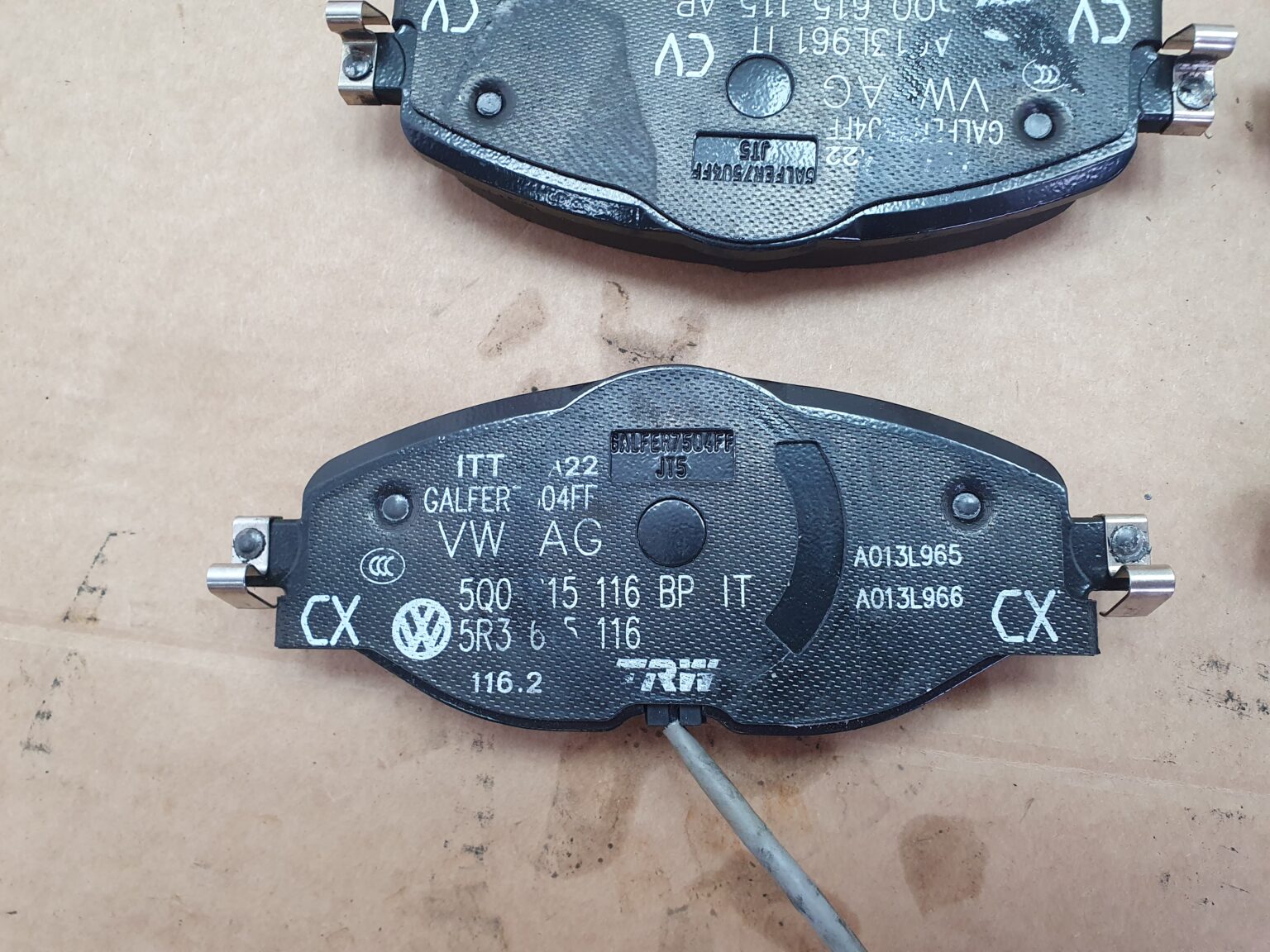 VW Passat B8 Remschijf + Blok Set 5Q0615301F - Polat & Polat