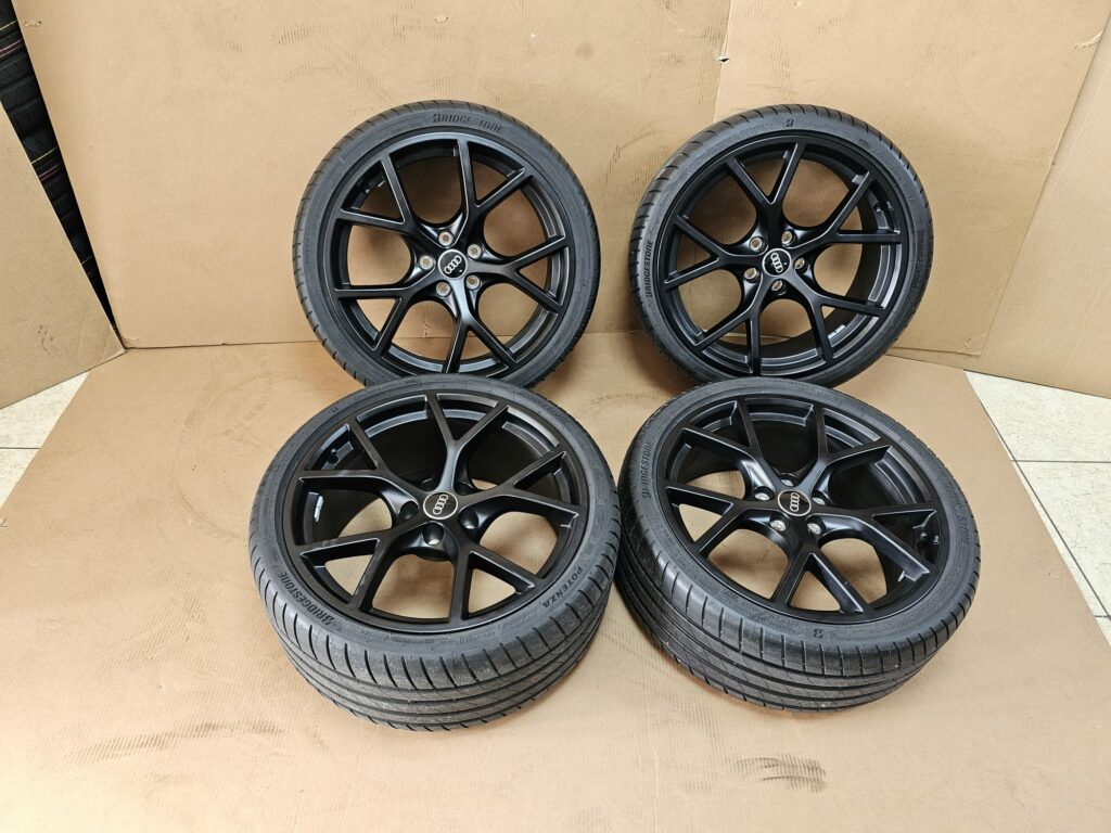 19 inch RS3 8Y Rims + Tires 8Y0601025BS