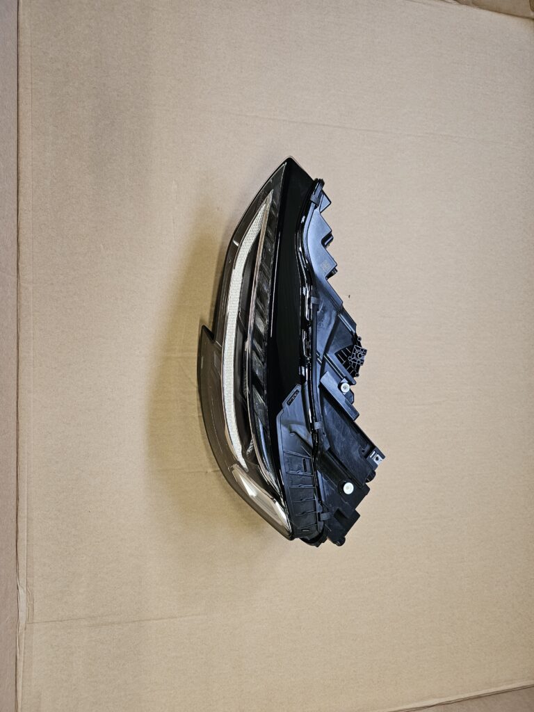 Audi A8 4n Matrix headlight 4N0941035C