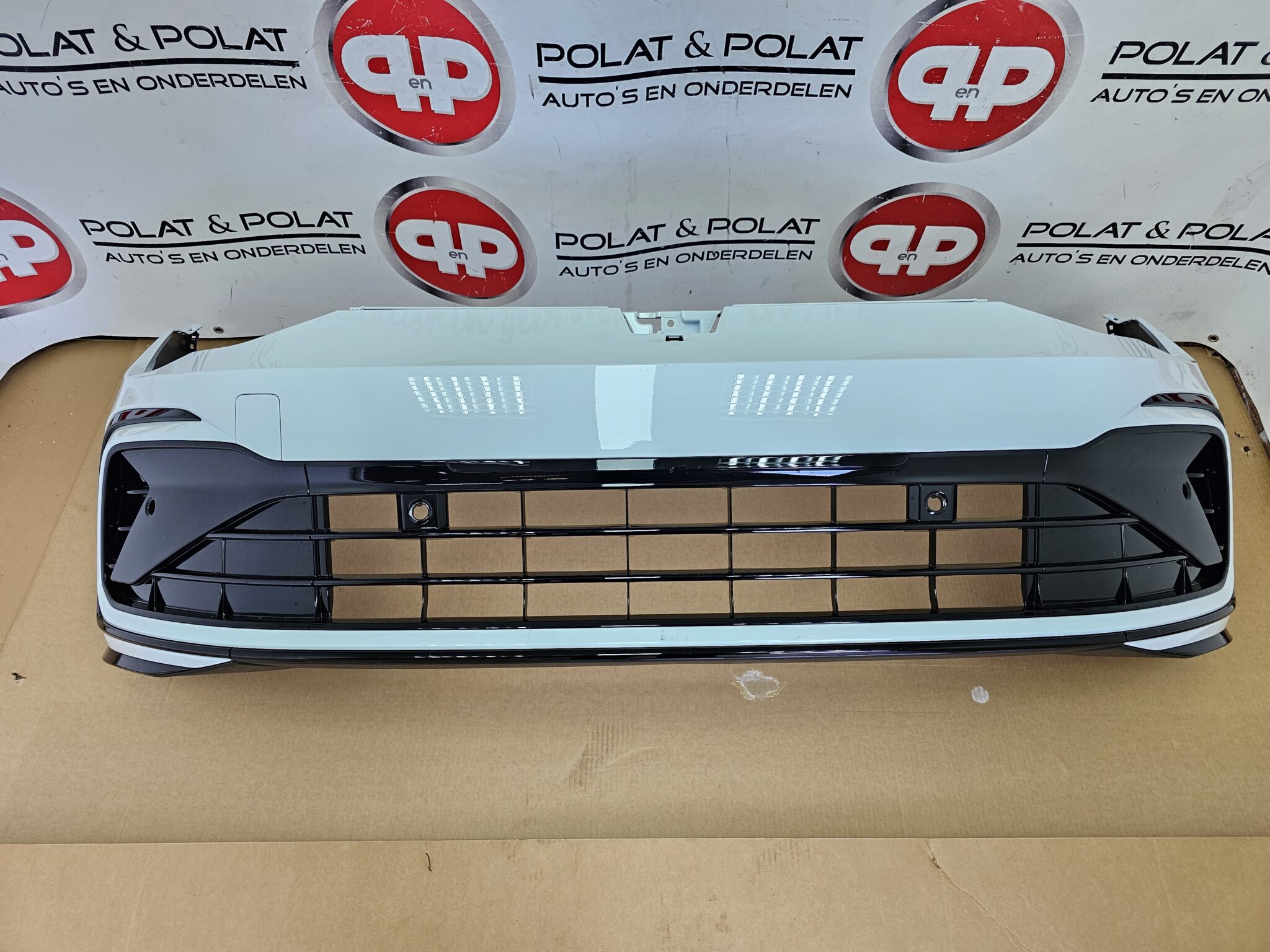 Golf 8 R-line voorbumper LC9A - Polat & Polat