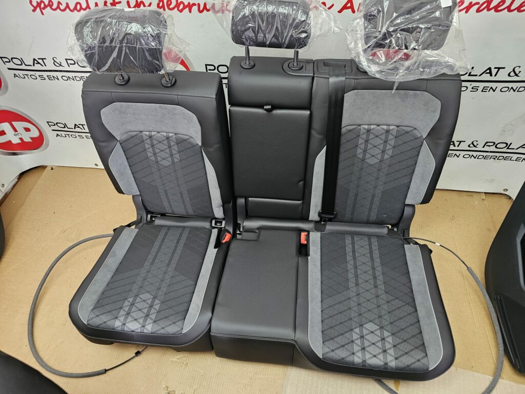 VW Tiguan 5NA facelift R-Line Interior