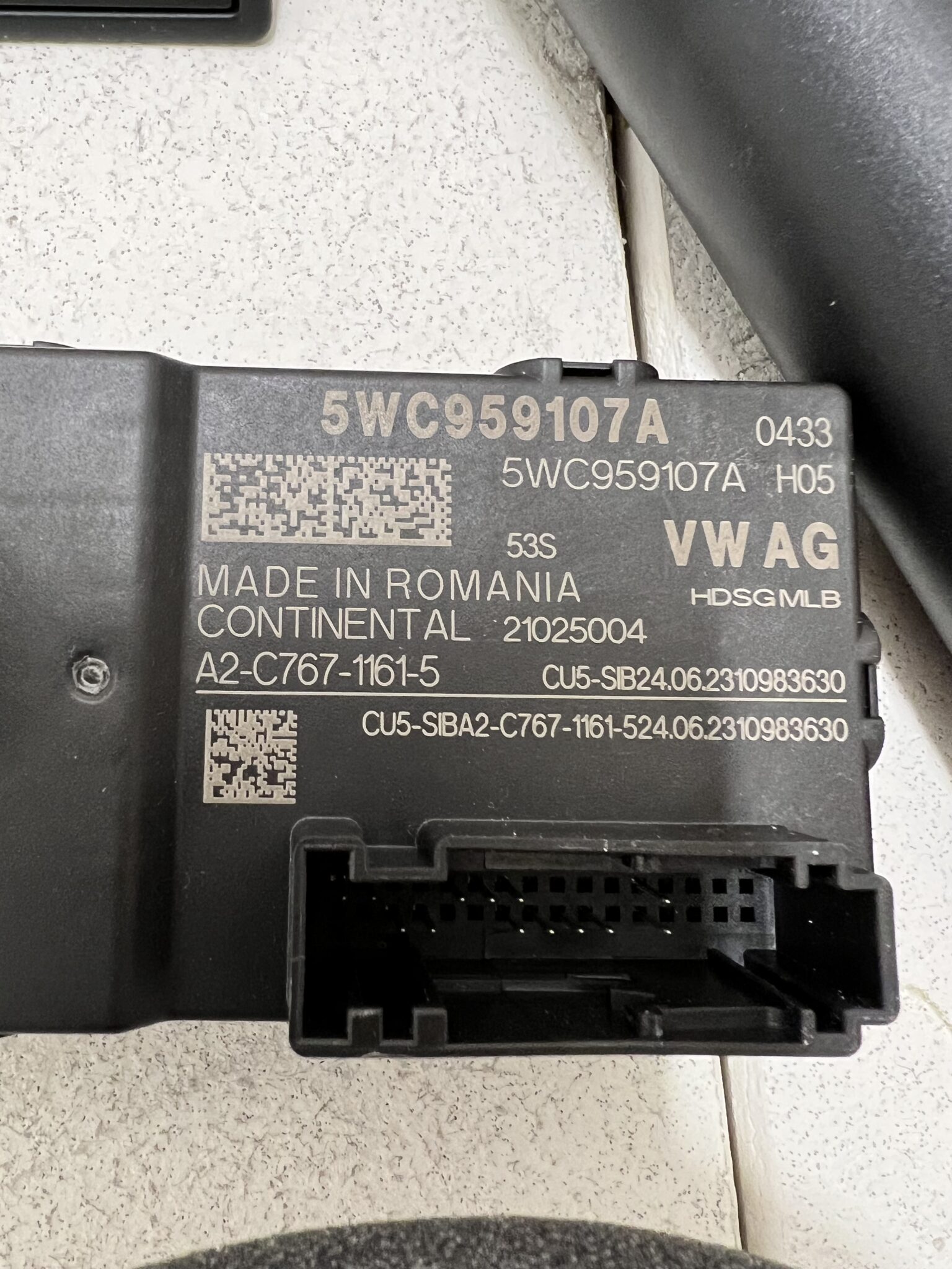 VW Tiguan facelift electric tailgate kit