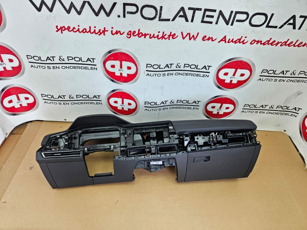 VW Golf 8 Dashboard cover