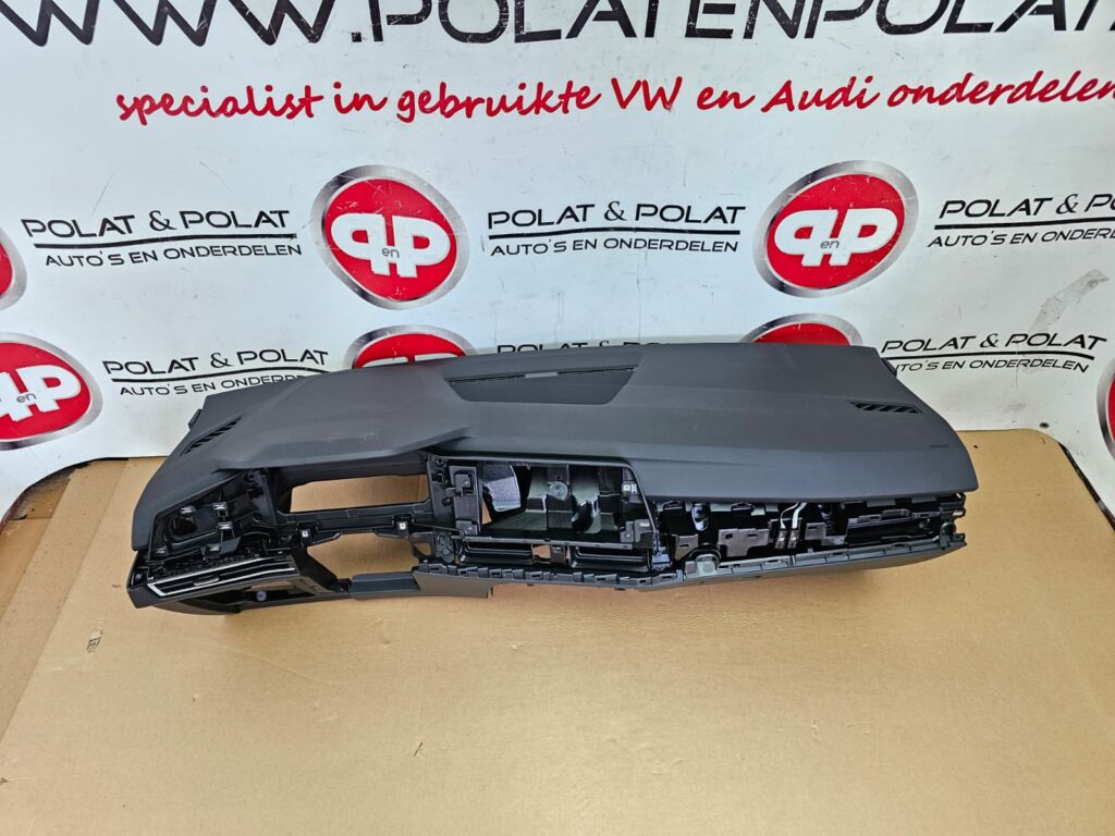 VW Golf 8 Dashboard cover