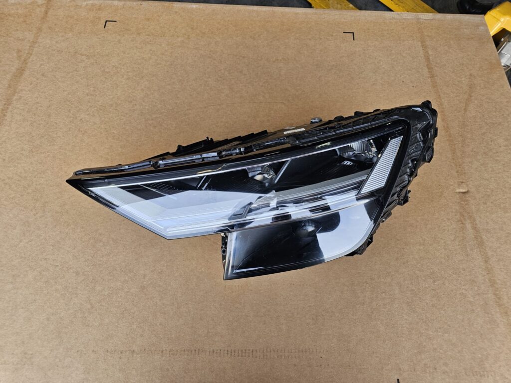 Audi Q8 left full LED headlight 4M8941033