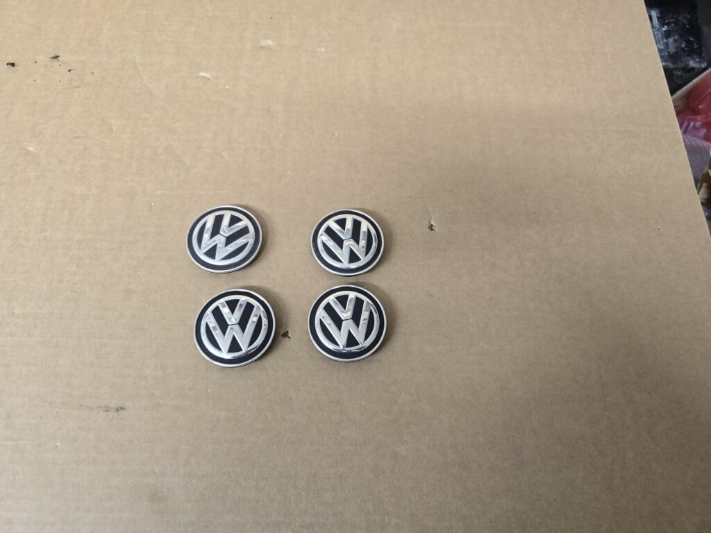 VW Golf 7 Field Cap Set