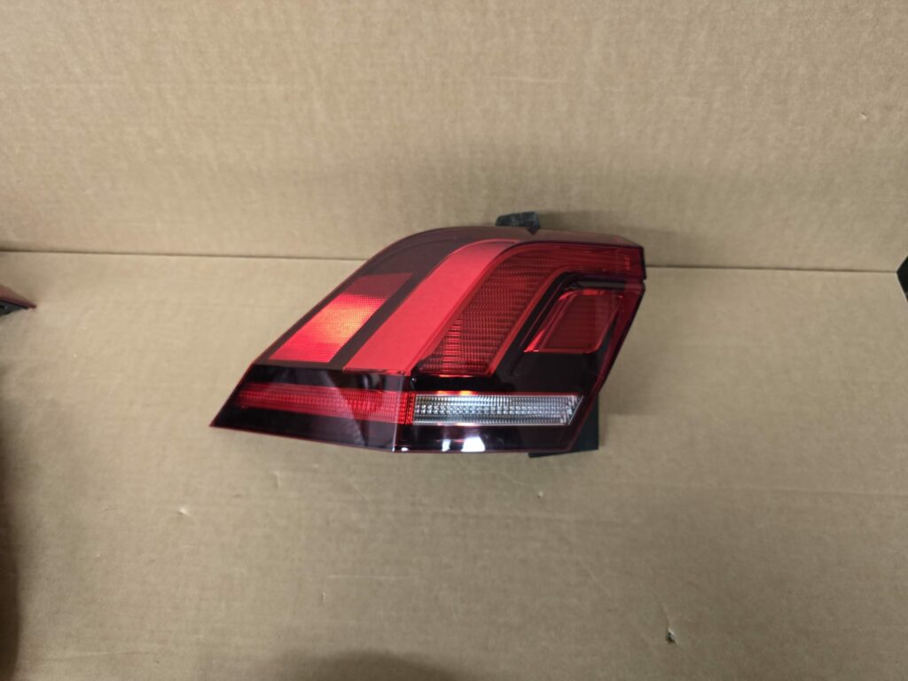 VW Tiguan 5na Taillight Left