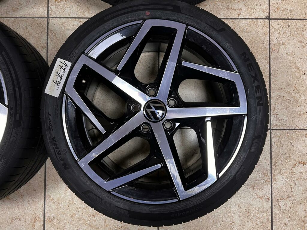 VW Golf 8 GTI 18 Inch Wheel Set With Benden